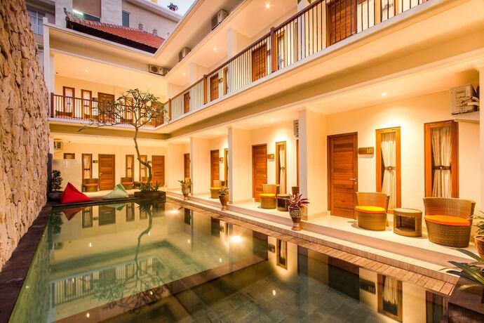 Hotel Angkul Angkul Segara Beach Kuta Baratísimo!