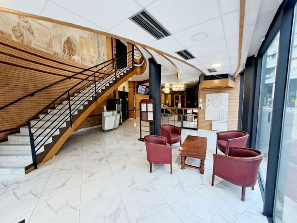 Hotel Crystal Saint Denis Basilique Baratísimo!