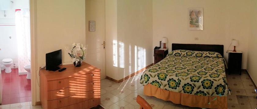 Hotel Pensione Italia Baratísimo! - Quehoteles